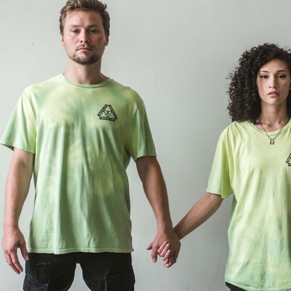 TOUCH ME & DYE | Shirts | Touch Me Dye Unisex Color Changing Tshirt ...